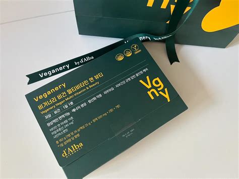 슈메이 광고 새해가 되면 새로운 마음가짐을 위해 옷장정리를 싹 하는데요 주기적으로 교체해줘야하는 속옷도 새롭게 장만했어요 제가 픽한 제품은 레브렌스 볼륨감을