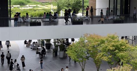 붐비는 현대프리미엄아울렛 대전점