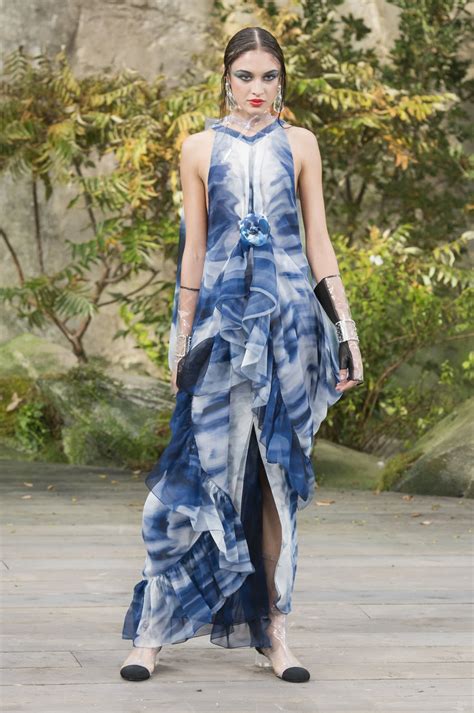 Tie Dye Is Back Whether You Like It Or Not Fashion Magazine