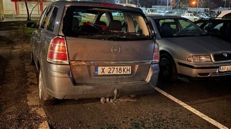 ВАНДАЛИЗЪМ във Враца Изпочупиха стъклата на десетки коли Информационна агенция ПИК