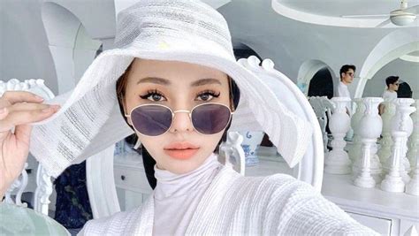 Foto Adira Salahudi Influencer Malaysia Cantik Mirip Artis Korea Foto 1
