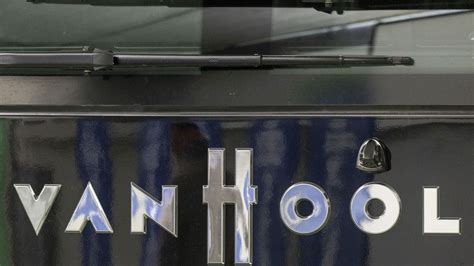 Restructuration Chez Van Hool Lacquisition De Van Hool Par Vdl