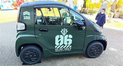 3배 빠를 것 같은 디자인 토요타 日 카본 뉴트럴 이벤트서 건담 랩핑카 전시