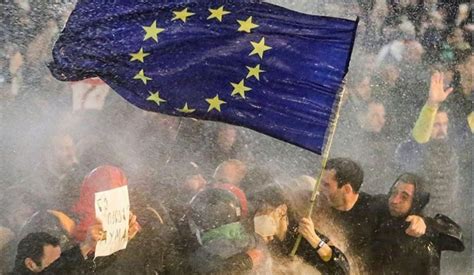 მიენიჭოს საქართველოს კანდიდატის სტატუსი ევროკომისიის რეკომენდაცია