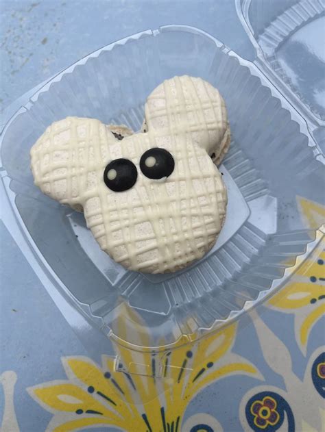Mickey Mummy Macaron From Disneyland Disneyland Halloween Disneyland Jolly Holiday