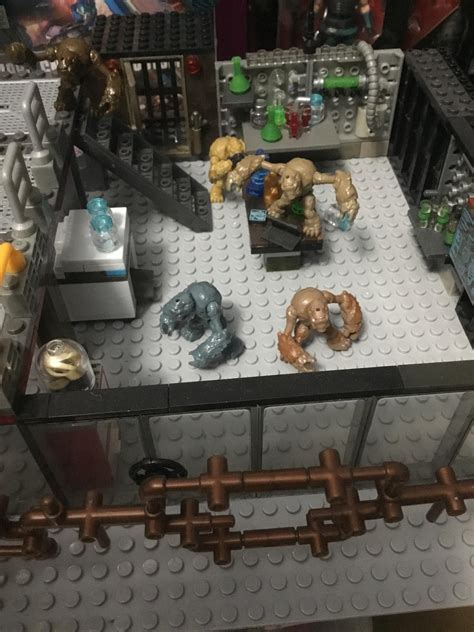 Naked Grunts On The Loose R Megaconstrux