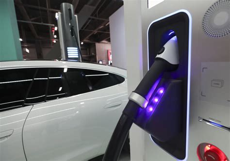 2년 뒤 전기차 ‘배터리 값 40 급락수요 급증 예상”