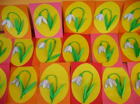 Подснежники из гофрированной бумаги Объемная аппликация 5 фото Воспитателям детских садов