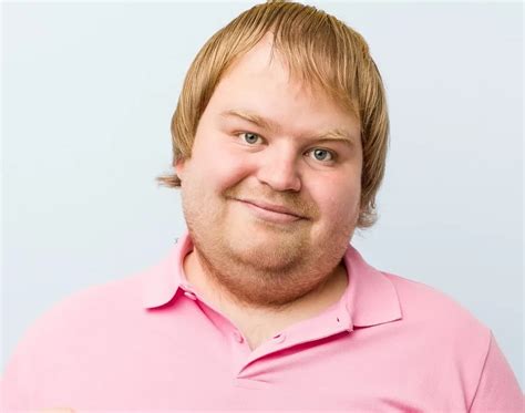 30 Trendy Hairstyles For Fat Guys To Look Slimmer
