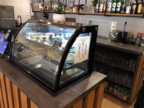 Сладкарска витрина гр Ловеч Център • Olx Bg