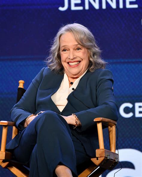 Kathy Bates Likes Not Having Breasts After Her Cancer Battle They Were Like 10 Pounds