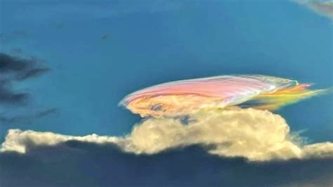 Cairns Weather Bom Comments On Fire Rainbow The Cairns Post