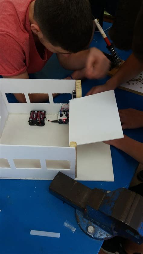 Puerta de garaje automática Arduino