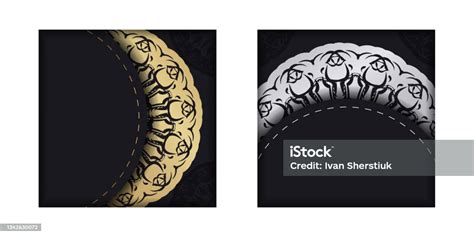 타이포그래피를 위해 준비된 앤티크 골드 장식이 있는 블랙 템플릿 엽서 0명에 대한 스톡 벡터 아트 및 기타 이미지 0명