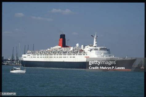 Rms Queen Elizabeth 2 Photos And Premium High Res Pictures Getty Images