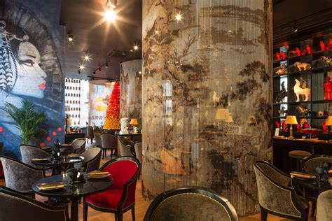 Kriskadecor S Chain Link Partitions Aid Social Distancing In Shared Interiors