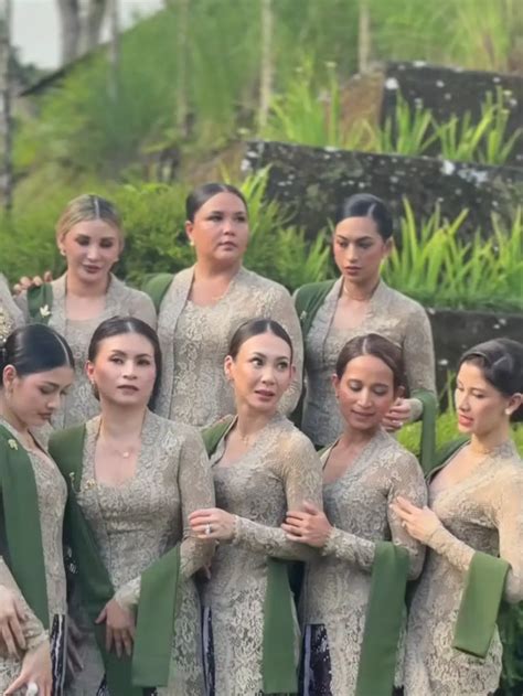 Model Kebaya Bridesmaid Luna Maya Tampil Anggun Dengan Nuansa Jawa