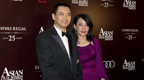 Rahasia 34 Tahun Perkawinan Chow Yun Fat: Cuci Baju & Buatin Kopi Istri
