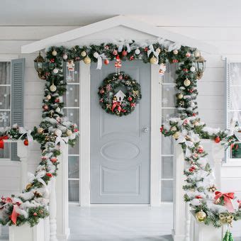Sambut Natal Ini 6 Ide Mendekorasi Pintu Depan Rumah Yang Meriah