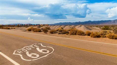 10 Famous U S Roads That Are Worth The Drive