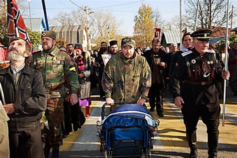 Орлы рейха свастика и нацистские приветствия в Подмосковье прошел «патриотический казачий митинг