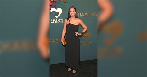 Jessica Albas Sexiest Pics Revealed As She Files For Divorce From Cash