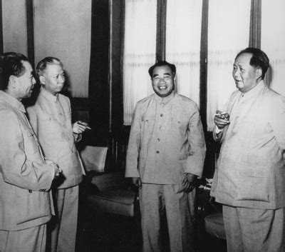 周恩来与毛泽东珍贵合影：革命生涯结深厚情谊【8】 周恩来纪念网 人民网