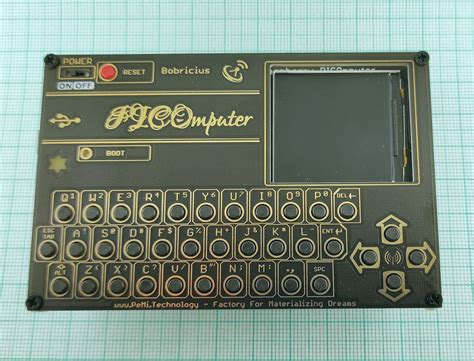 Picomputer Connects Raspberry Pi Pico To Qwerty Keyboard Display And