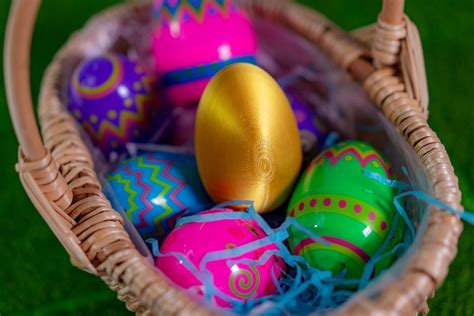 The Rumbling Easter Egg Arduino Maker Pro