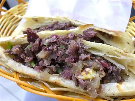 今天小编来告诉你，什么才是正宗的河间驴肉火烧