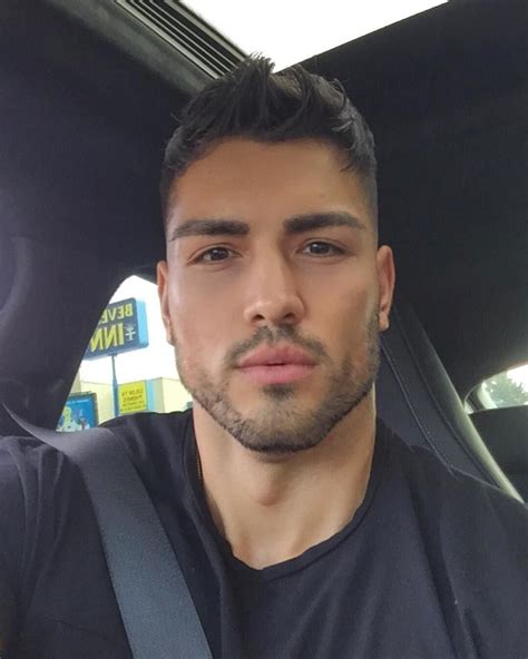Homens Bonitos E Desconhecidos Fdplearn