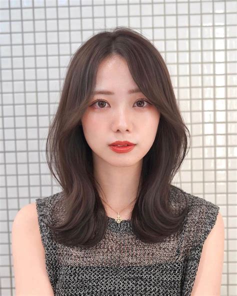 50歳の若く見えるロングヘア特集｜おばさんぽくないおしゃれな髪型15選 Lala Hair Magazine [ララヘアマガジン]