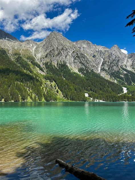 Reflexion Des Berges Am Lake Braies · Kostenloses Stock-Foto