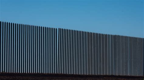 They Built The Wall Now Some In Texas Fear It May Fall Down The New