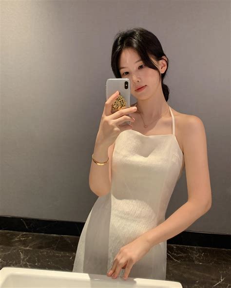 베니토 쥔장 김희정 눈깜짝할사이에 지나가버린 나의 결혼식 축하해주셔서 정말 감사해용😄😄😄 행복하게 알콩달콜 살게용 Jakekim 예쁘게 찍어주셔서 감사해용👍🏿