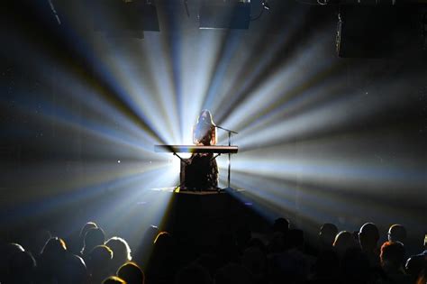 Holly Humberstone Delivers Performance On Late Show With Stephen Colbert First Look