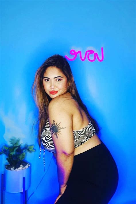 LiveOMG Live Video Streams Periscope YouNow Vichatter Smotri Com Fotka Meerkat And Etc