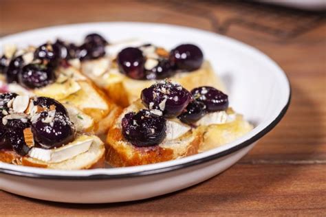 Resep Video Geroosterde Druiwe En Brie Crostini Maroela Media