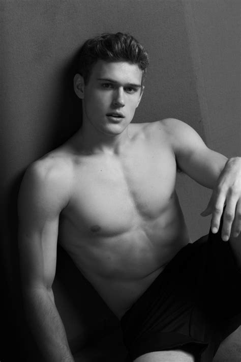 Conor Elite Model Look