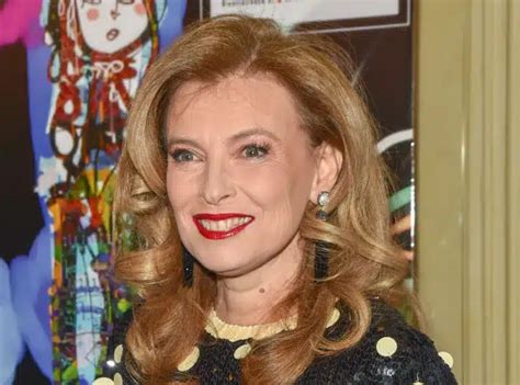 Val Rie Trierweiler A Retrouv L Amour Elle Officialise Avec Romain