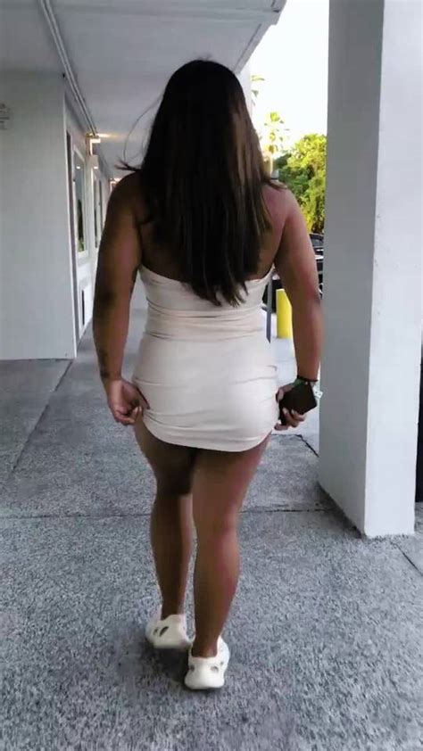 Flashing My Little Mexicana Booty In The Hotel Parking Lot Scrolller