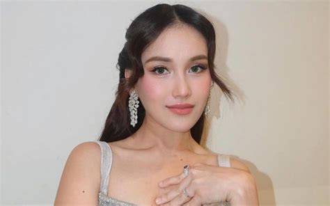 Dibongkar Ayu Ting Ting, Ternyata Ini Asal Usul WC Jongkok dan Duduk di Rumah sang Biduan