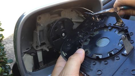 How To Remove The Side Mirror Glass From A Vw Touareg Youtube