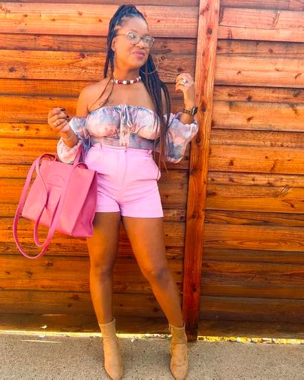 What To Wear With Booty Shorts 20 Outfit Ideas