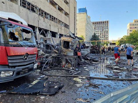 Обстріл термінала Нової пошти у Харкові фото наслідків Trueua