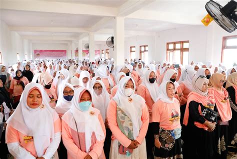 Mak Mak Di Gresik Sebut Ganjar Paling Peka Terhadap Isu Perempuan