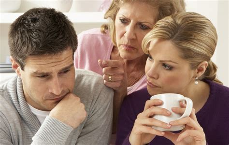 დედა იტალიიდან ბრუნდებოდა და ძვირფას სიძეს დახვედრა სთხოვა მაგრამ მან სხვაგვარად გადაწყვიტა