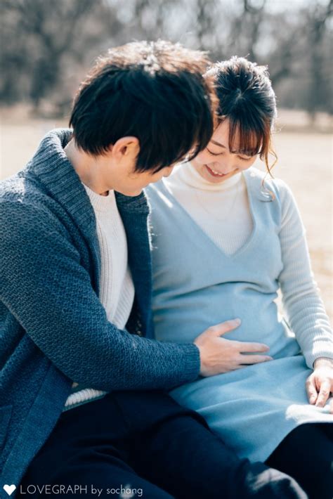 マタニティフォトはお腹を出さない？人気の撮影方法は