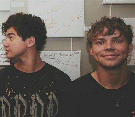 Curlss Cashton 5sos 5 Seconds Of Summer