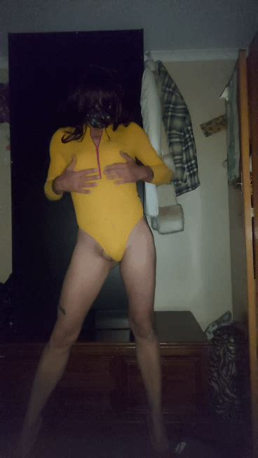 Yellow Suit 12 Pics Xhamster